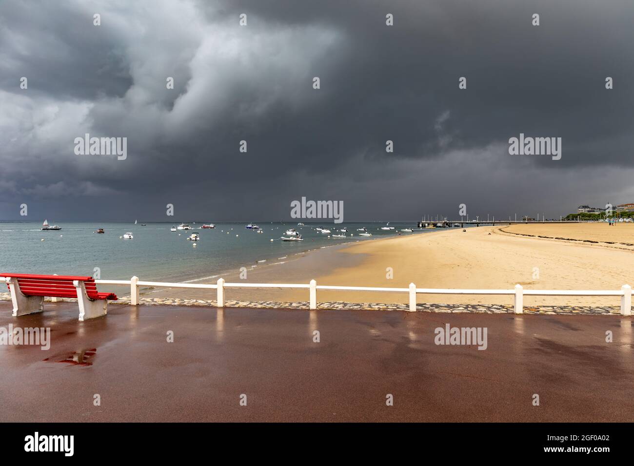 Arcachon beach hi-res stock photography and images - Alamy