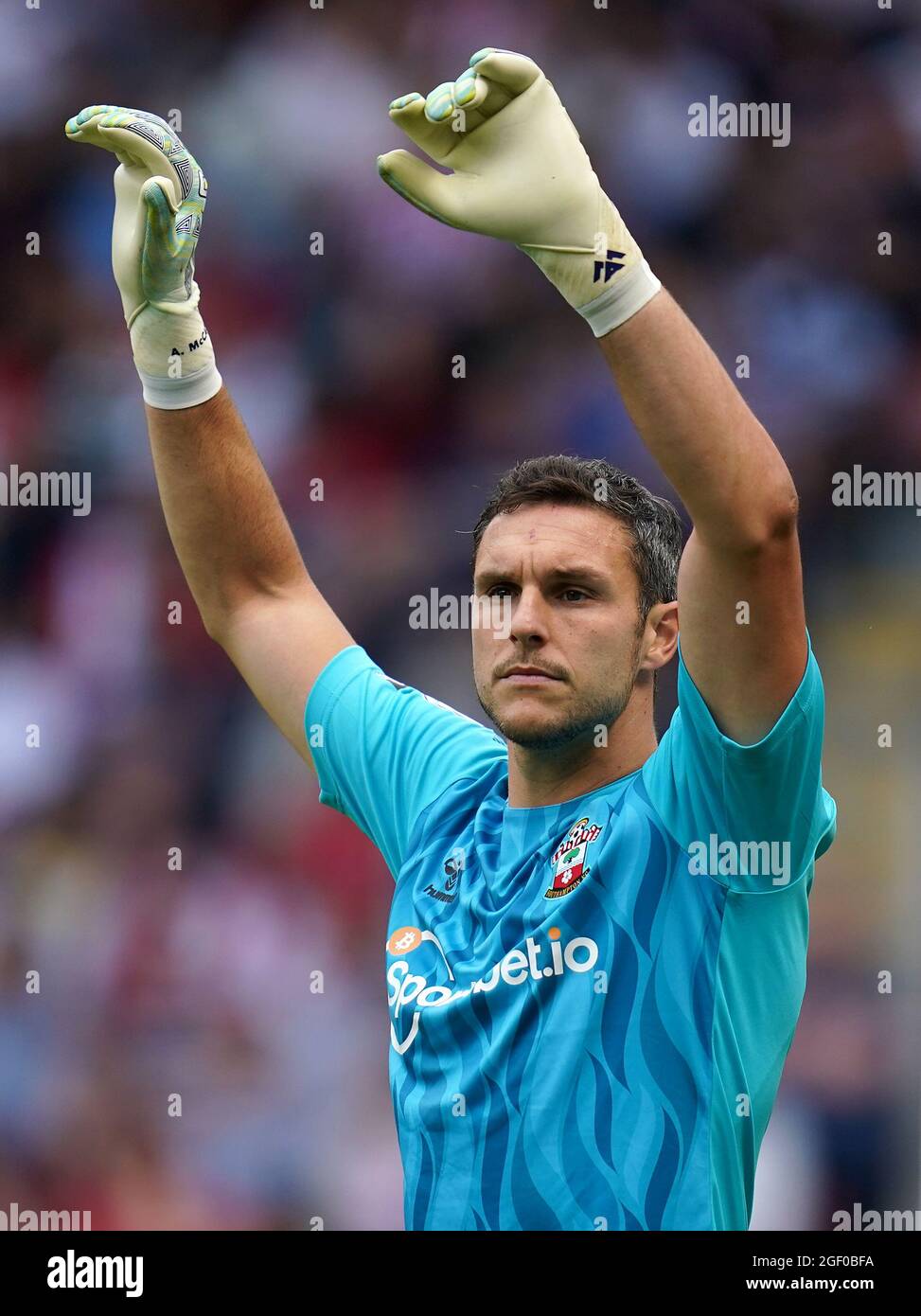 Southampton goalkeeper Alex McCarthy in action during the Premier ...