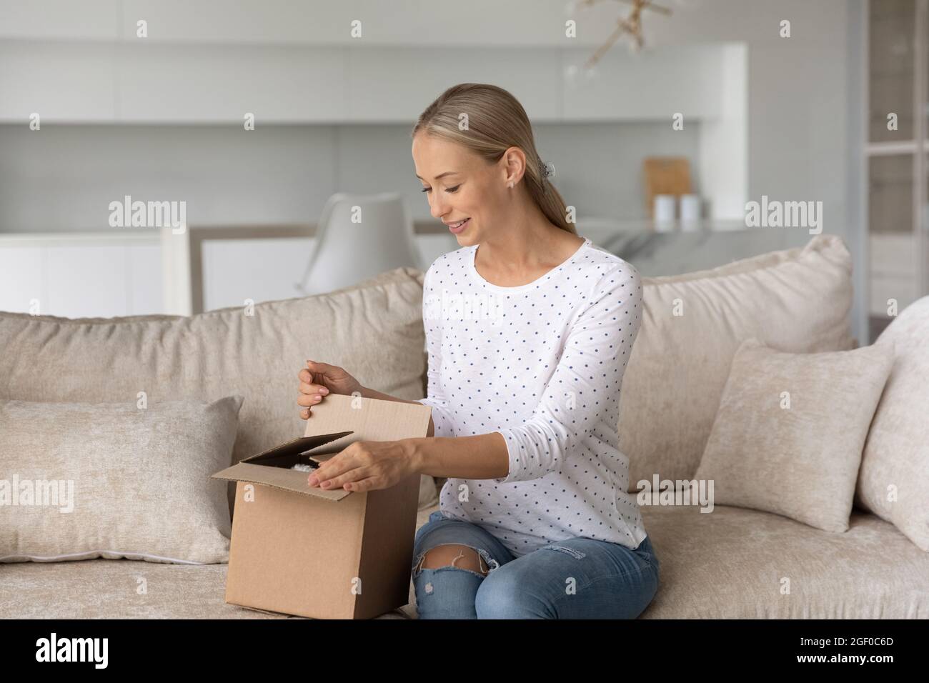 Shipping container home hi-res stock photography and images - Alamy