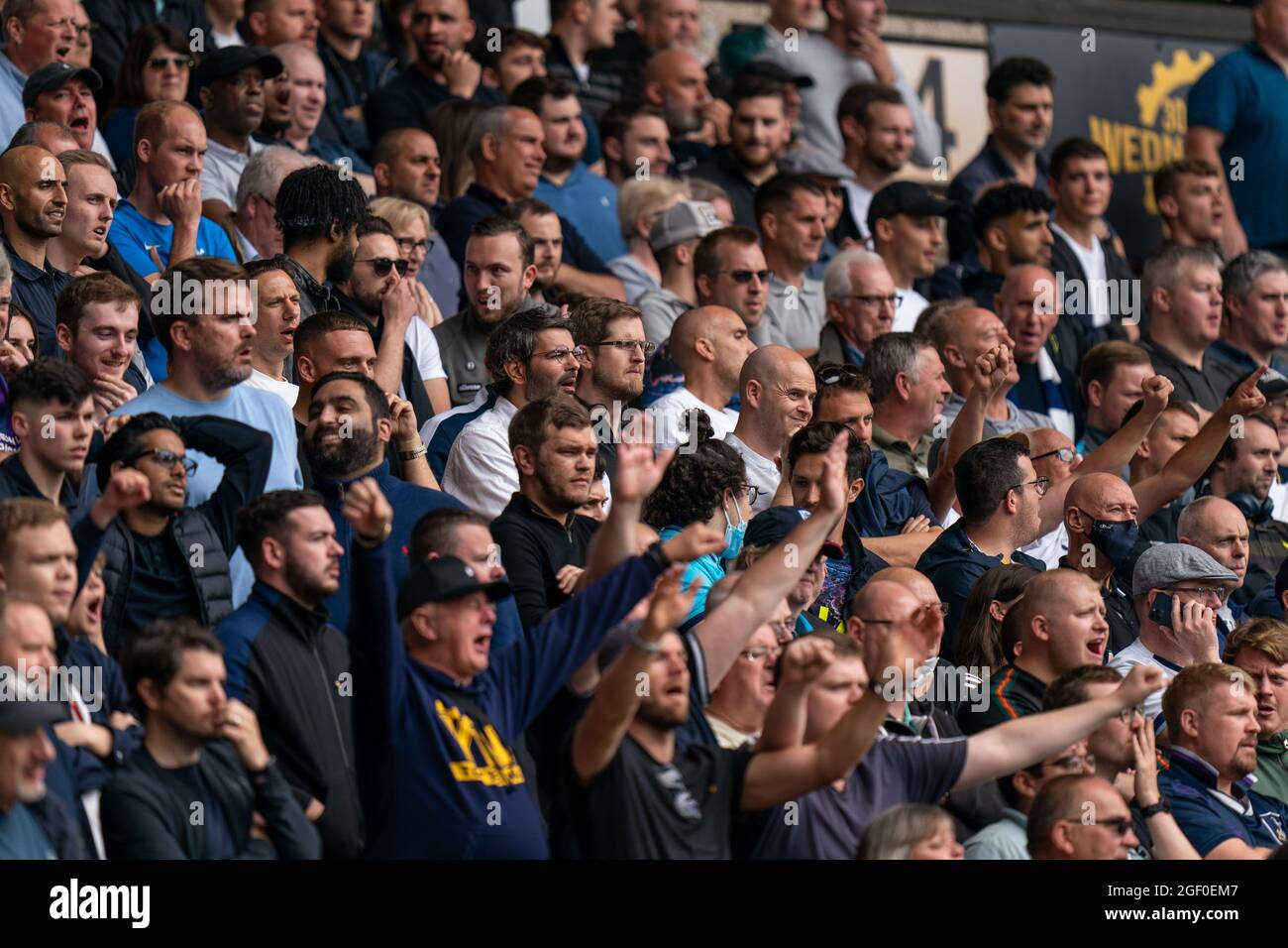 Spurs fans hi-res stock photography and images - Alamy