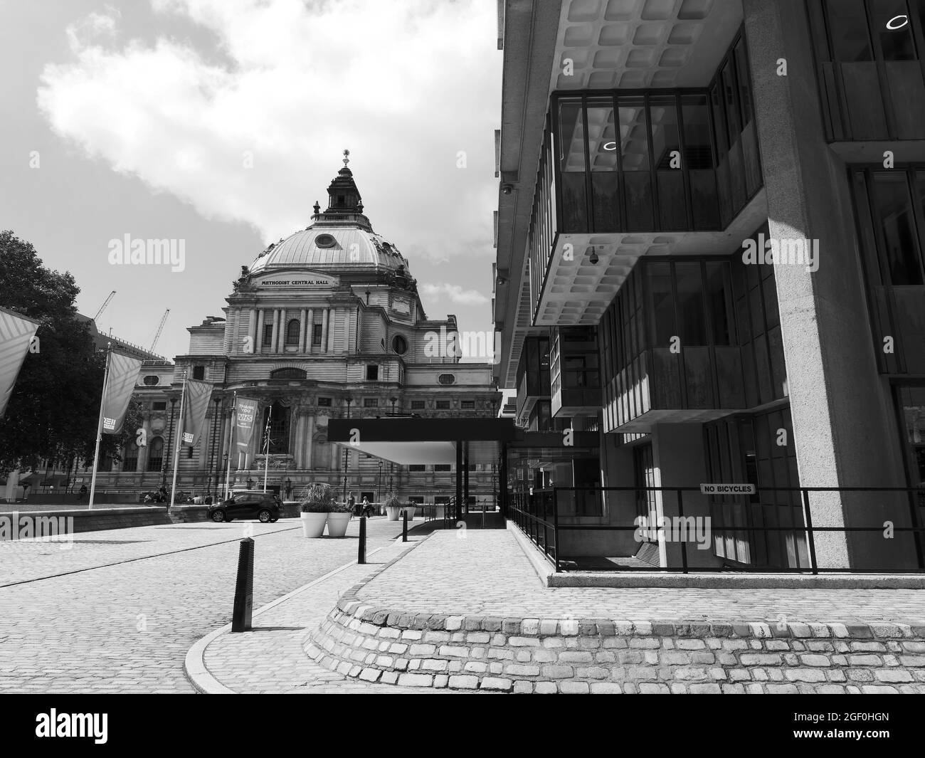 Central hall hi-res stock photography and images - Alamy