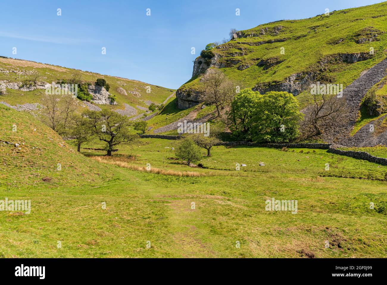 Yorkshire Dales landscape in the Lower Wharfedale near Skyreholme ...