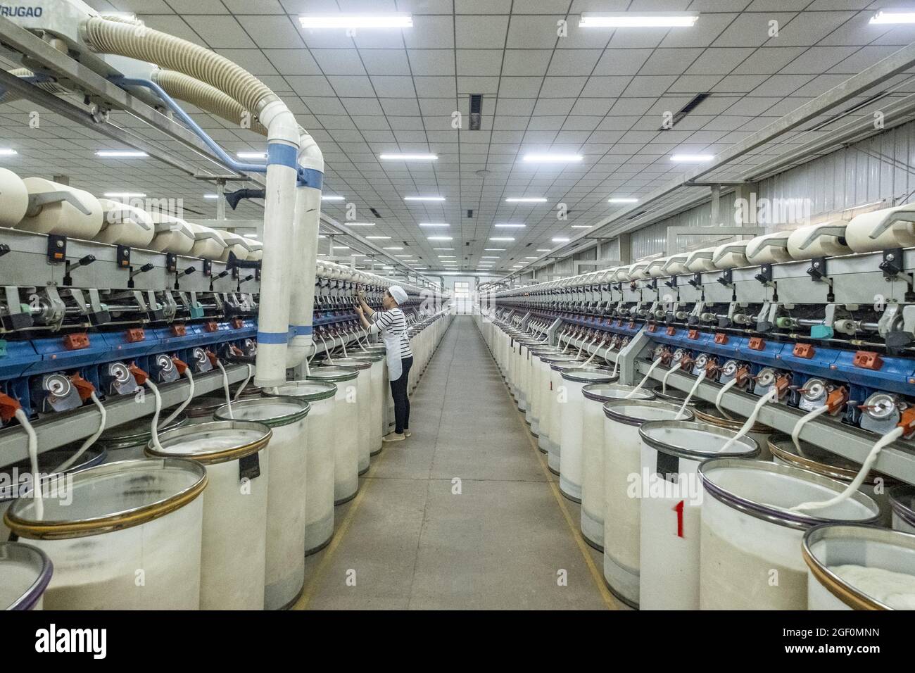 Textile mills china asia hi-res stock photography and images - Alamy