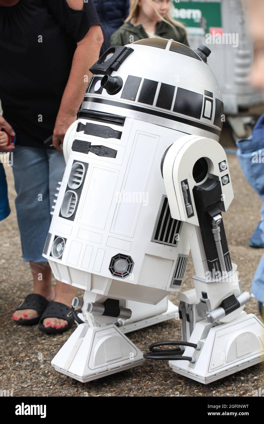 Star Wars R2 D2 Robot at a fundraising Vulcan Restoration Trust Event ...