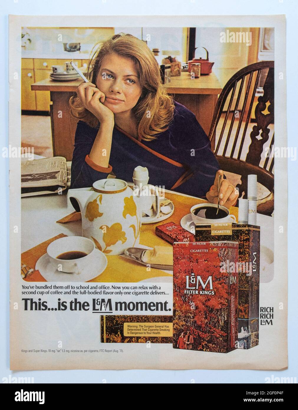 1970s woman smoking hi-res stock photography and images - Alamy