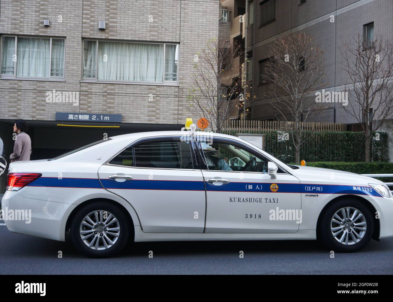 Traffic transportation taxi japan tokyo hi-res stock photography and ...