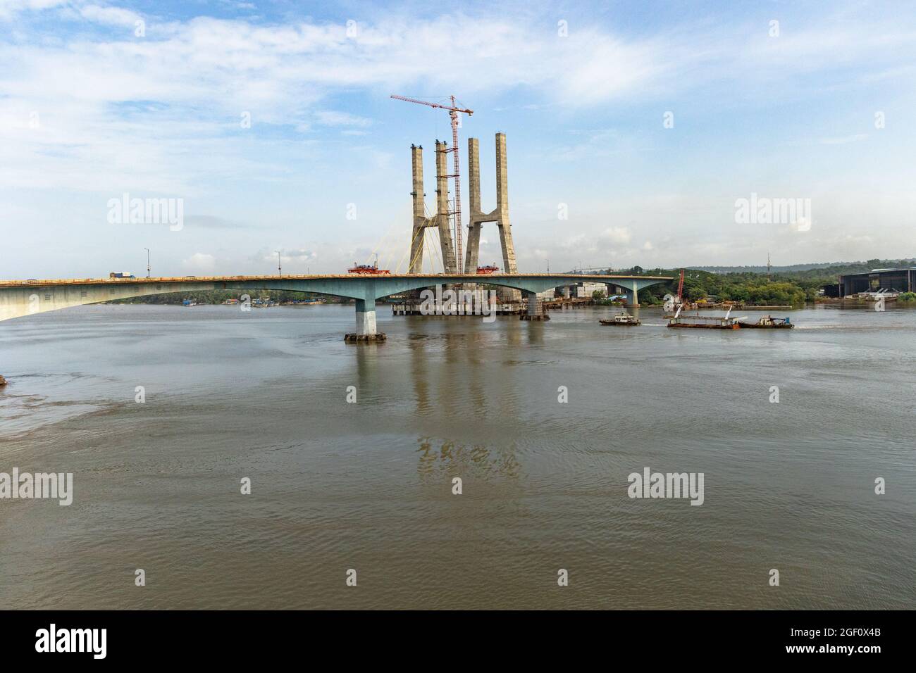 Zuari bridge goa hi-res stock photography and images - Alamy