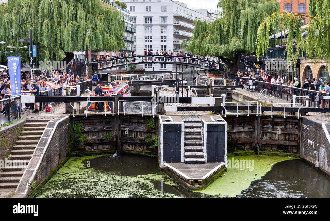 Camden lock bridge hi-res stock photography and images - Alamy