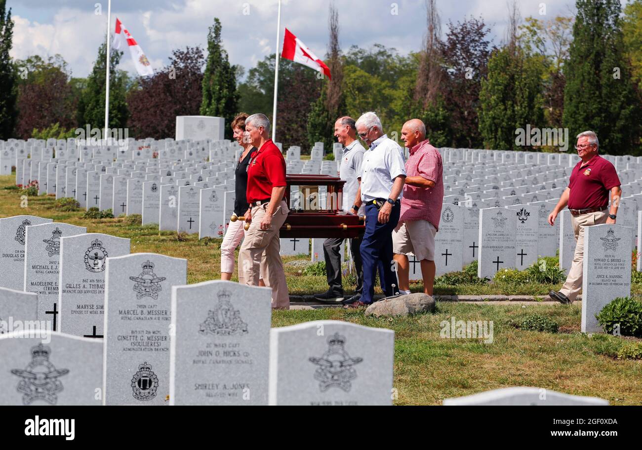 Beechwood military cemetery hi-res stock photography and images - Alamy