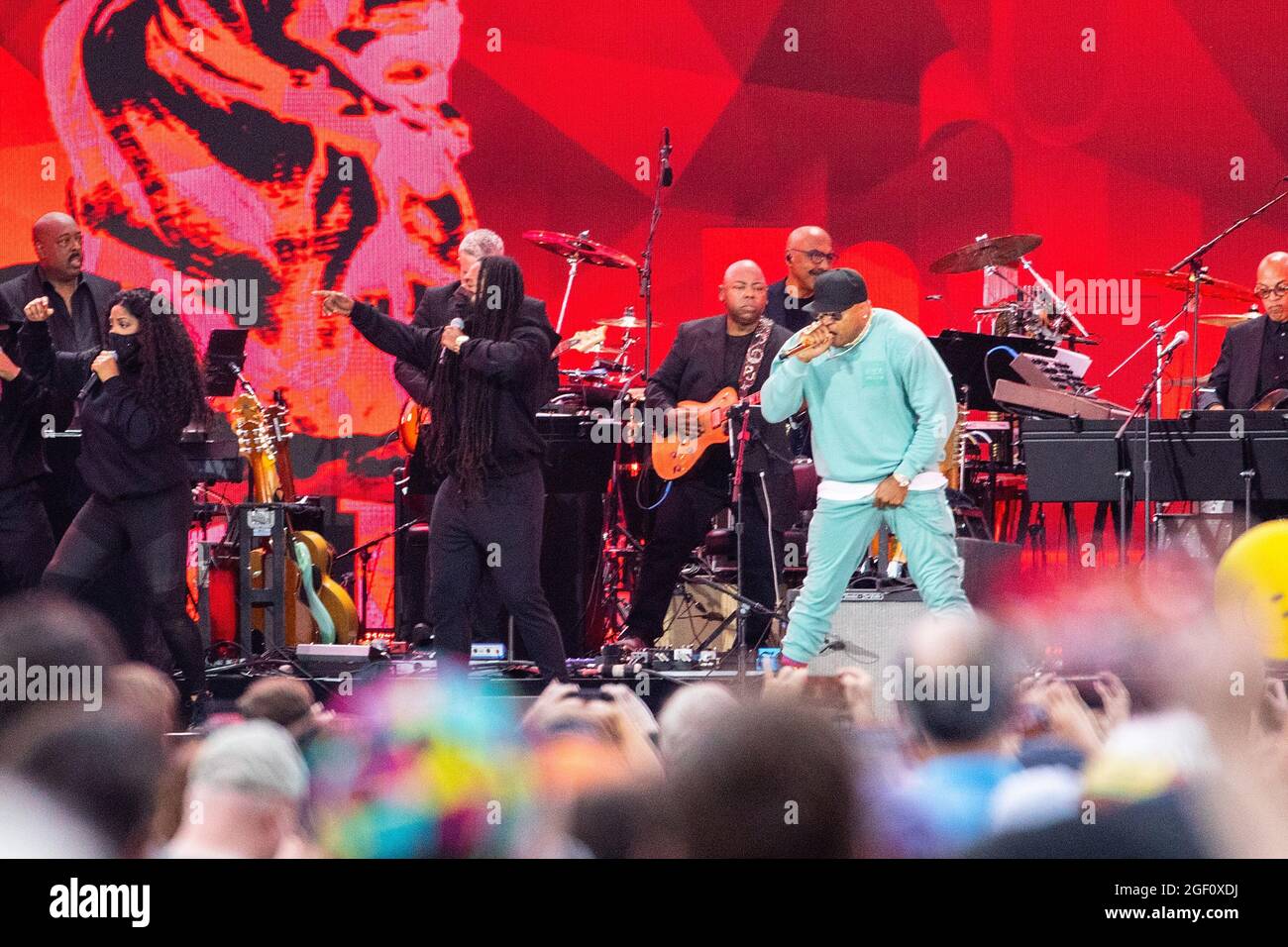 Ll cool j concert hi-res stock photography and images - Alamy