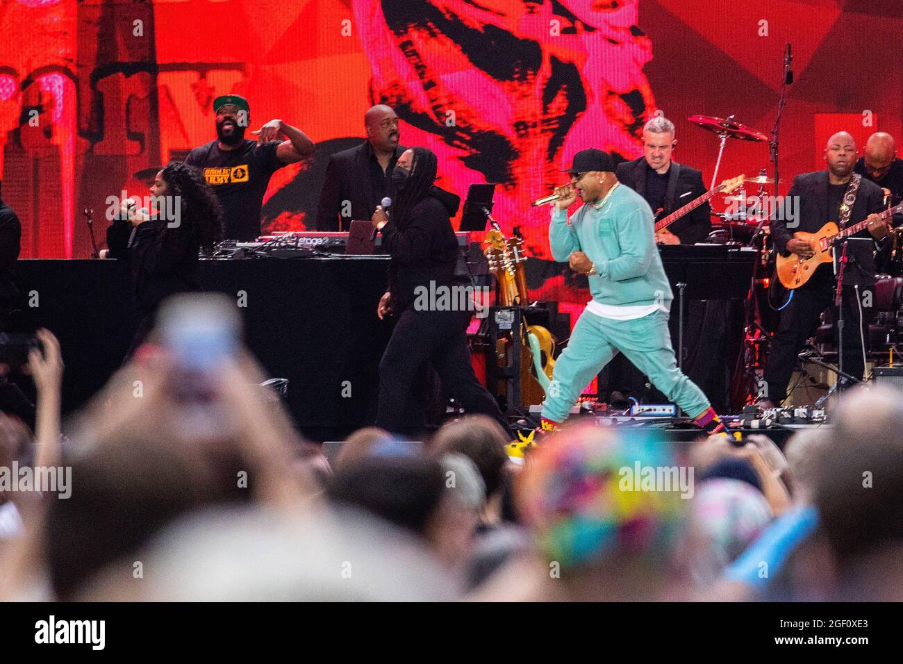 Ll cool j concert hi-res stock photography and images - Alamy