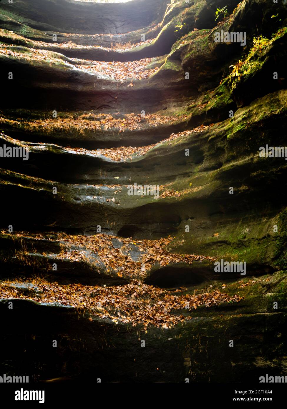 French Canyon, Starved Rock State Park, near Ottawa, Illinois, USA on a ...