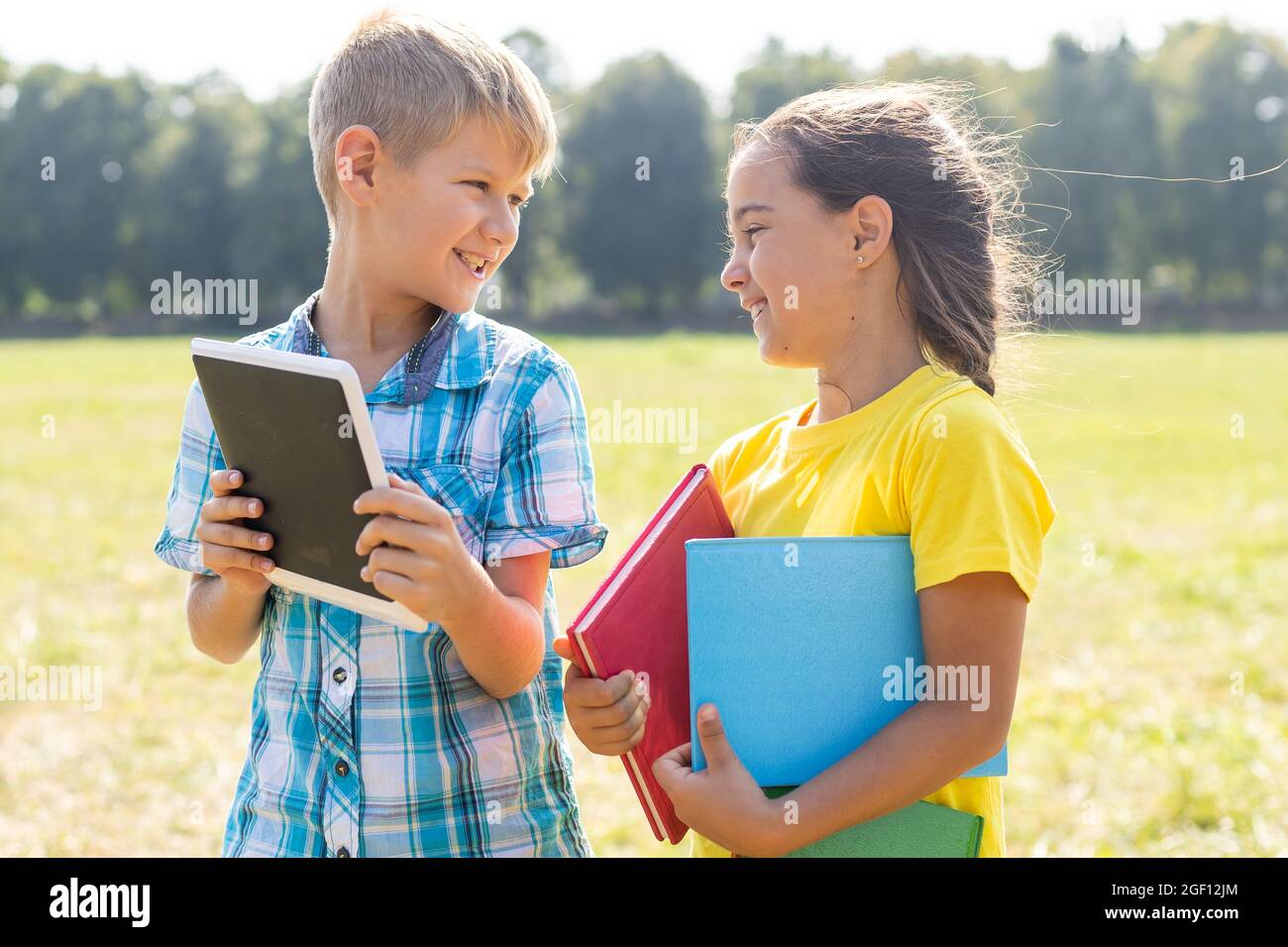 Primary school pupils break time hi-res stock photography and images ...