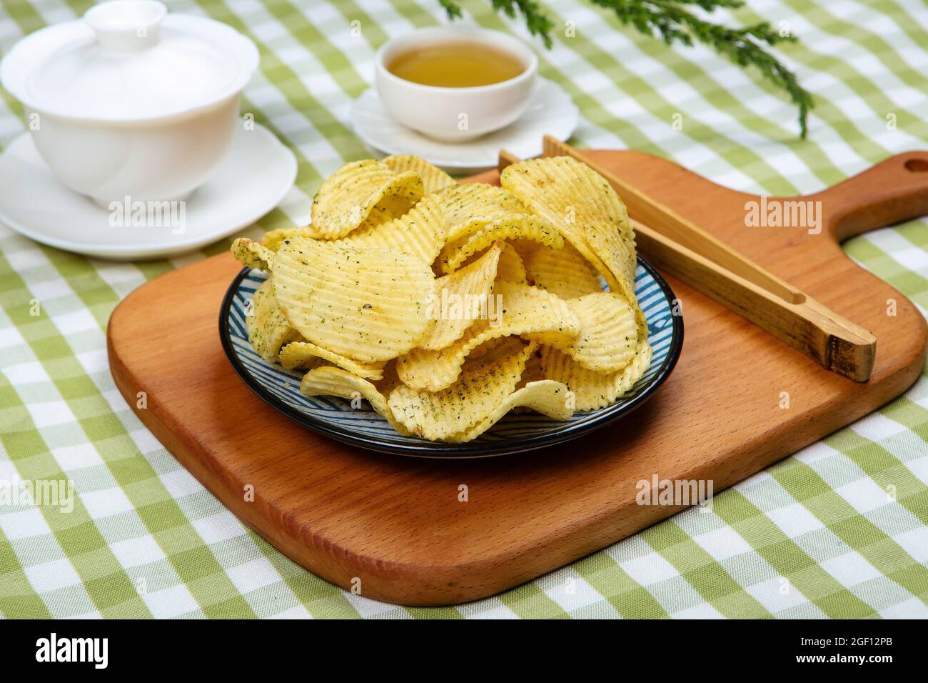 Hot chips container hi-res stock photography and images - Alamy
