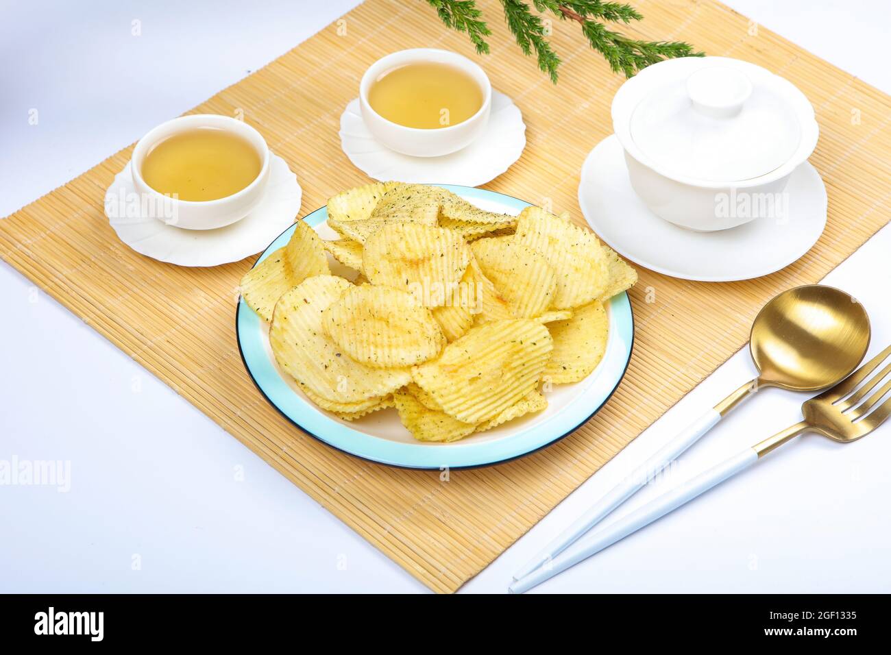 Hot chips container hi-res stock photography and images - Alamy