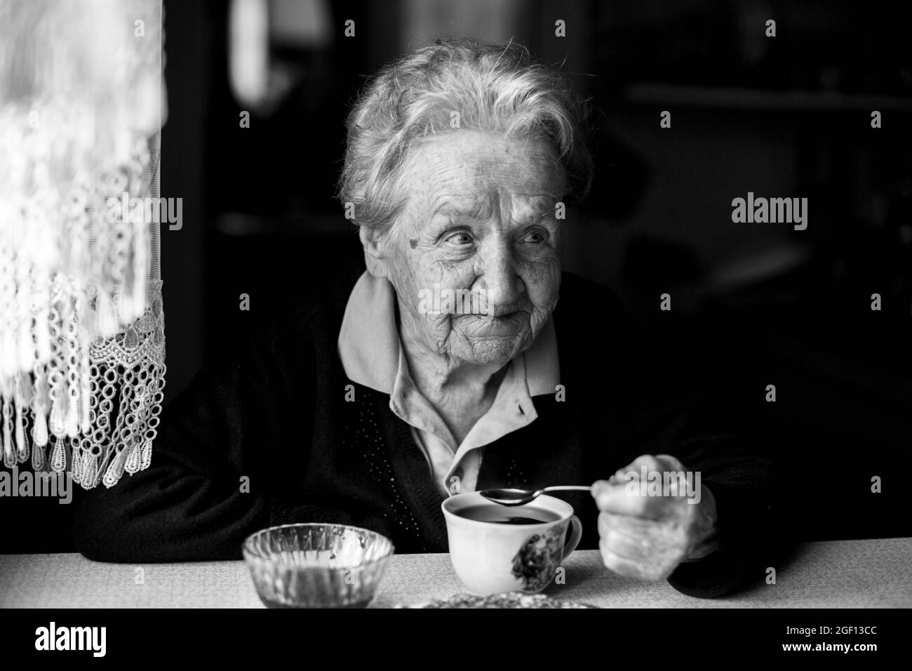 Black mature woman skin face Black and White Stock Photos & Images - Alamy