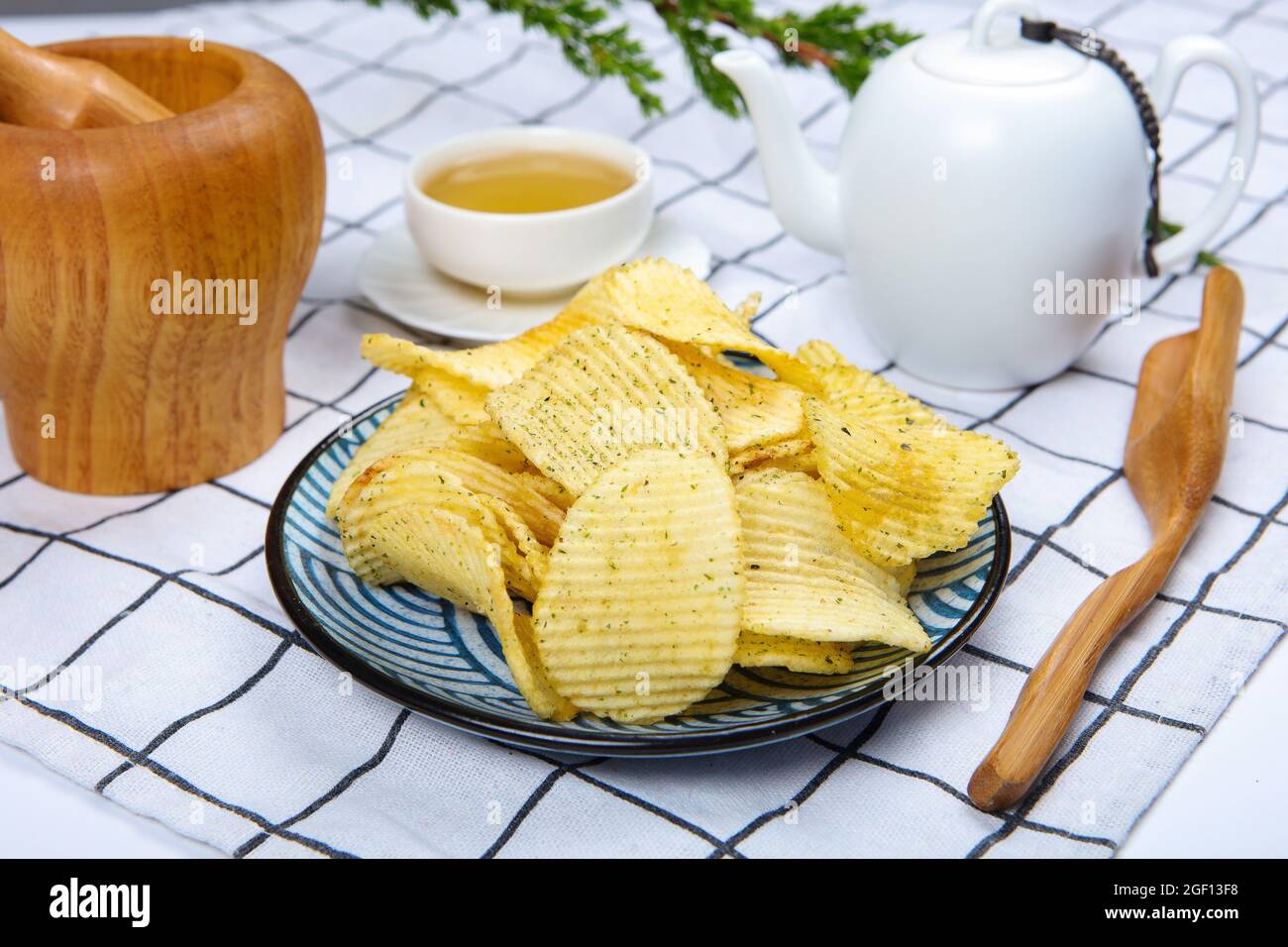 Hot chips container hi-res stock photography and images - Alamy
