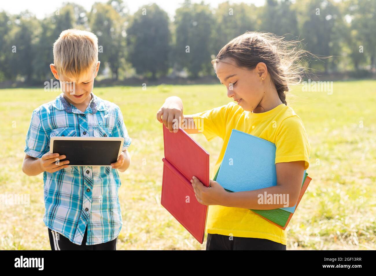 Primary school pupils break time hi-res stock photography and images ...