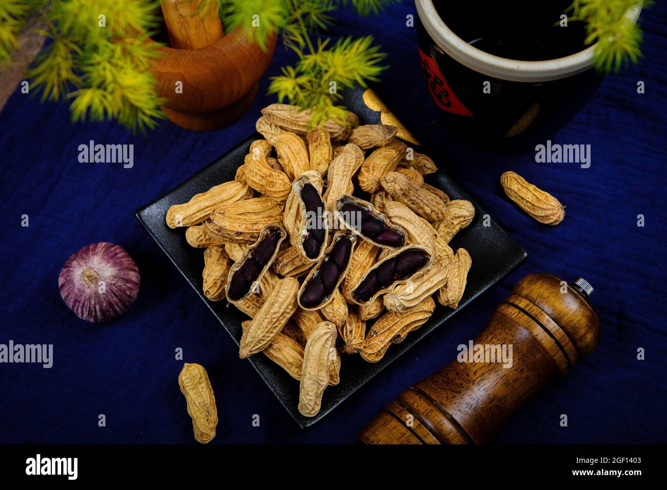 Black peanut hi-res stock photography and images - Alamy