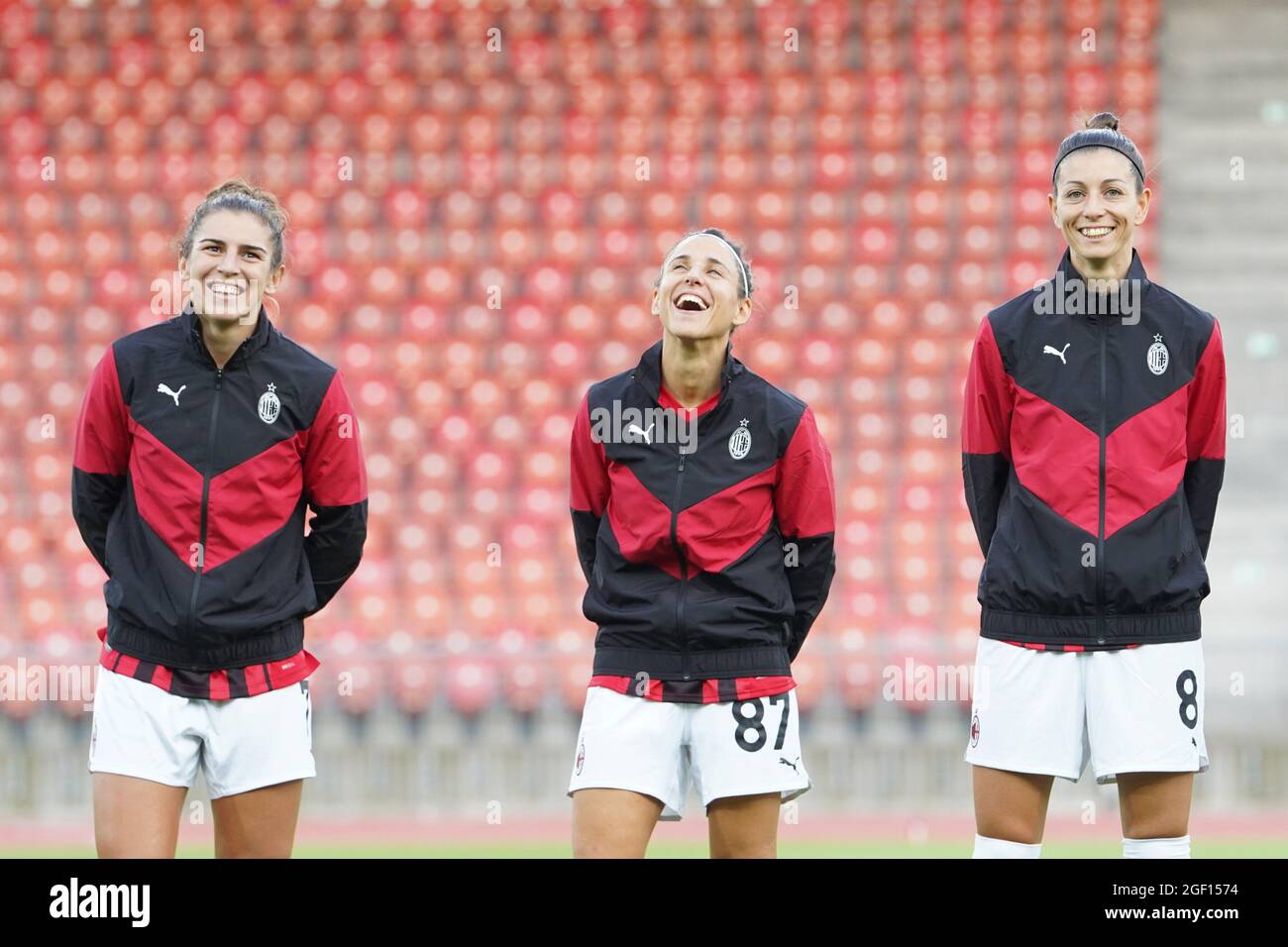 Uefa champions league 1 8 finals hi-res stock photography and images ...