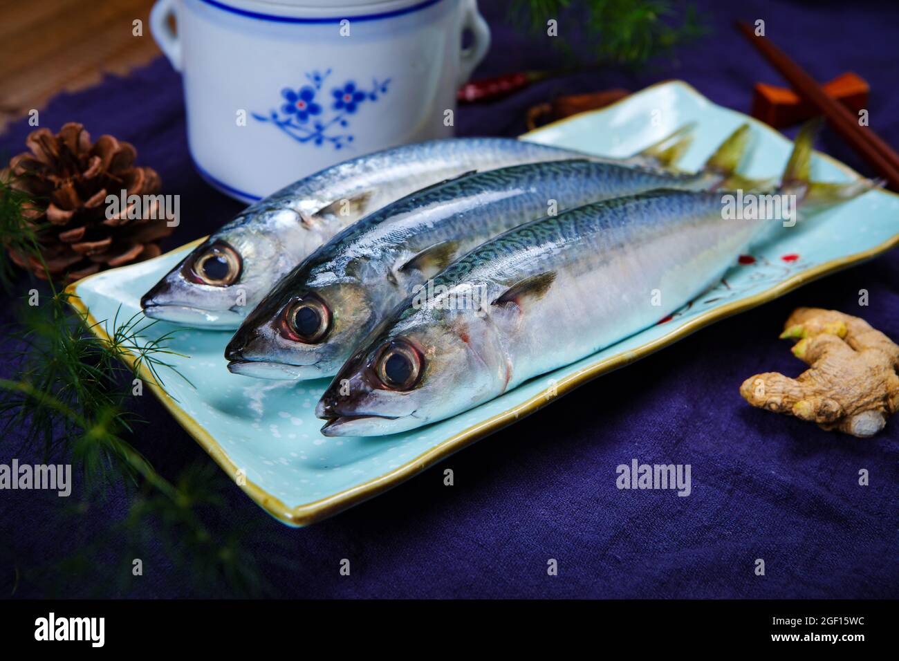 Little fish dry hi-res stock photography and images - Alamy
