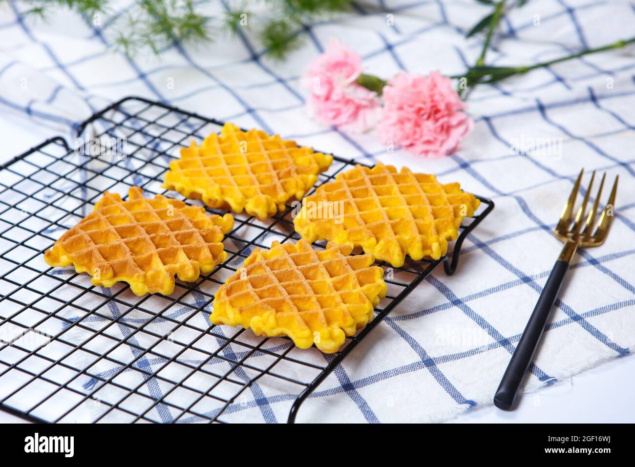 Close up image wafer hi-res stock photography and images - Alamy
