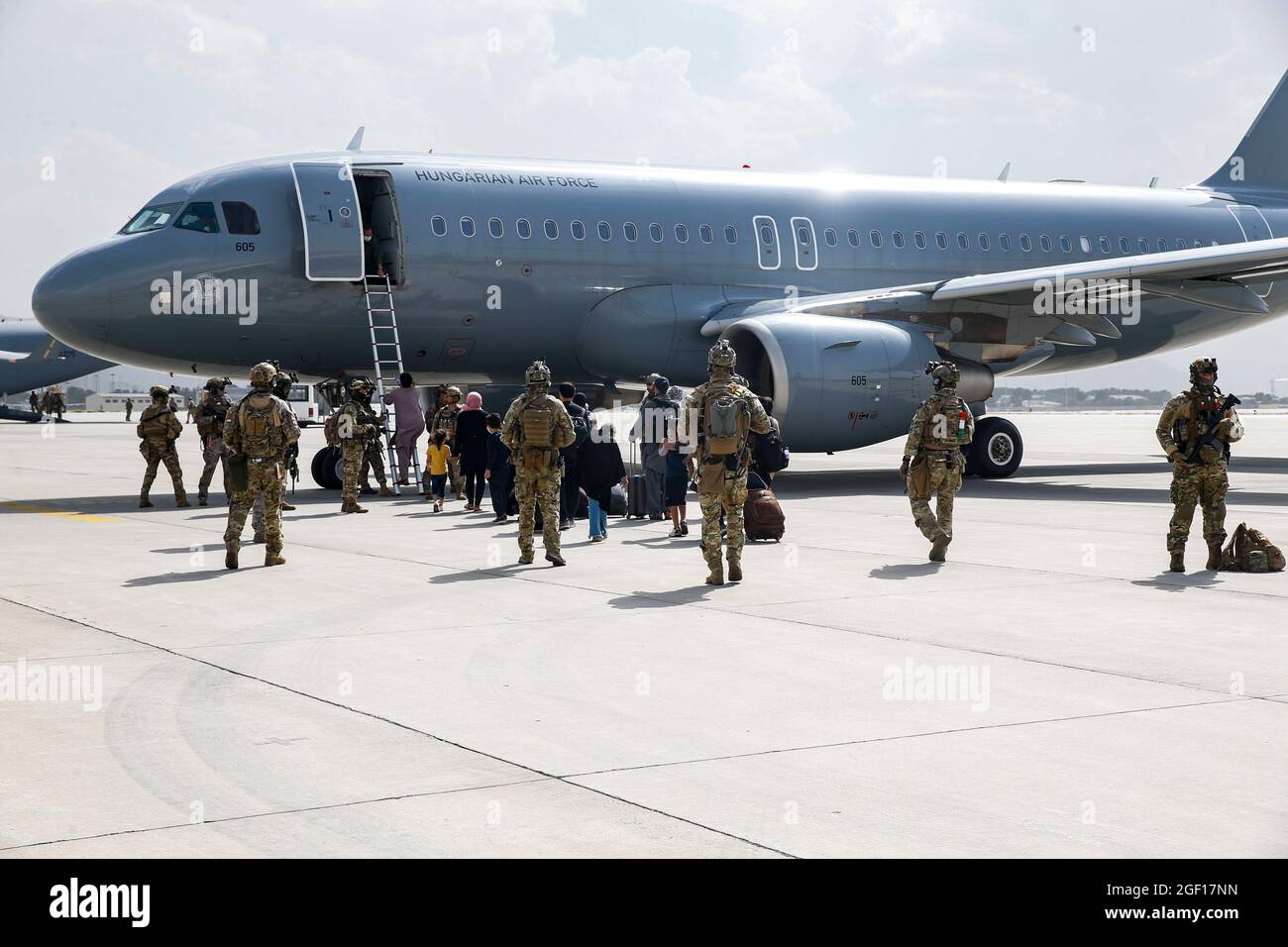 Kabul evacuation plane hi-res stock photography and images - Alamy