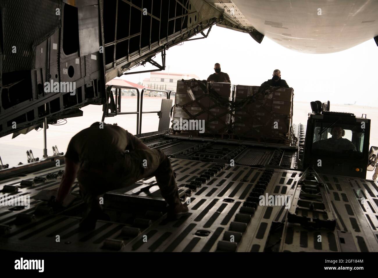 Wing load hi-res stock photography and images - Alamy