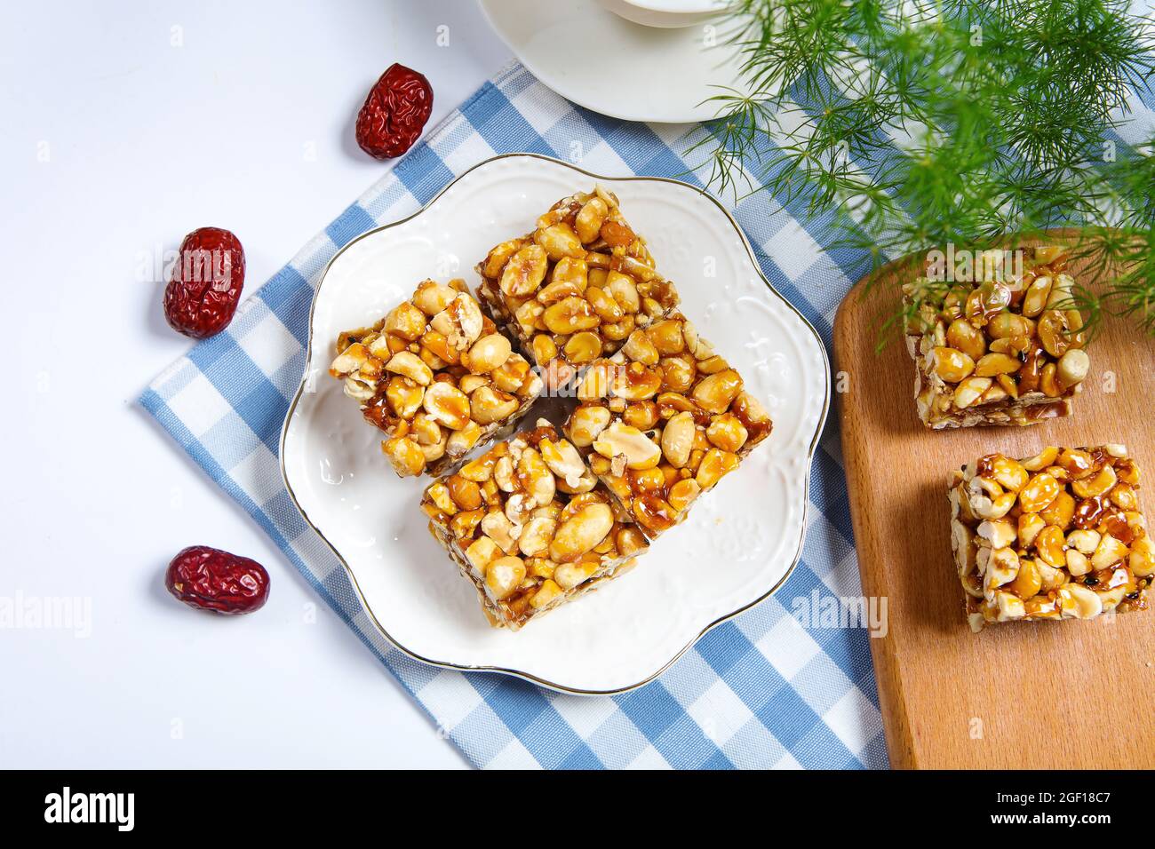 Peanut brittle close up hi-res stock photography and images - Alamy