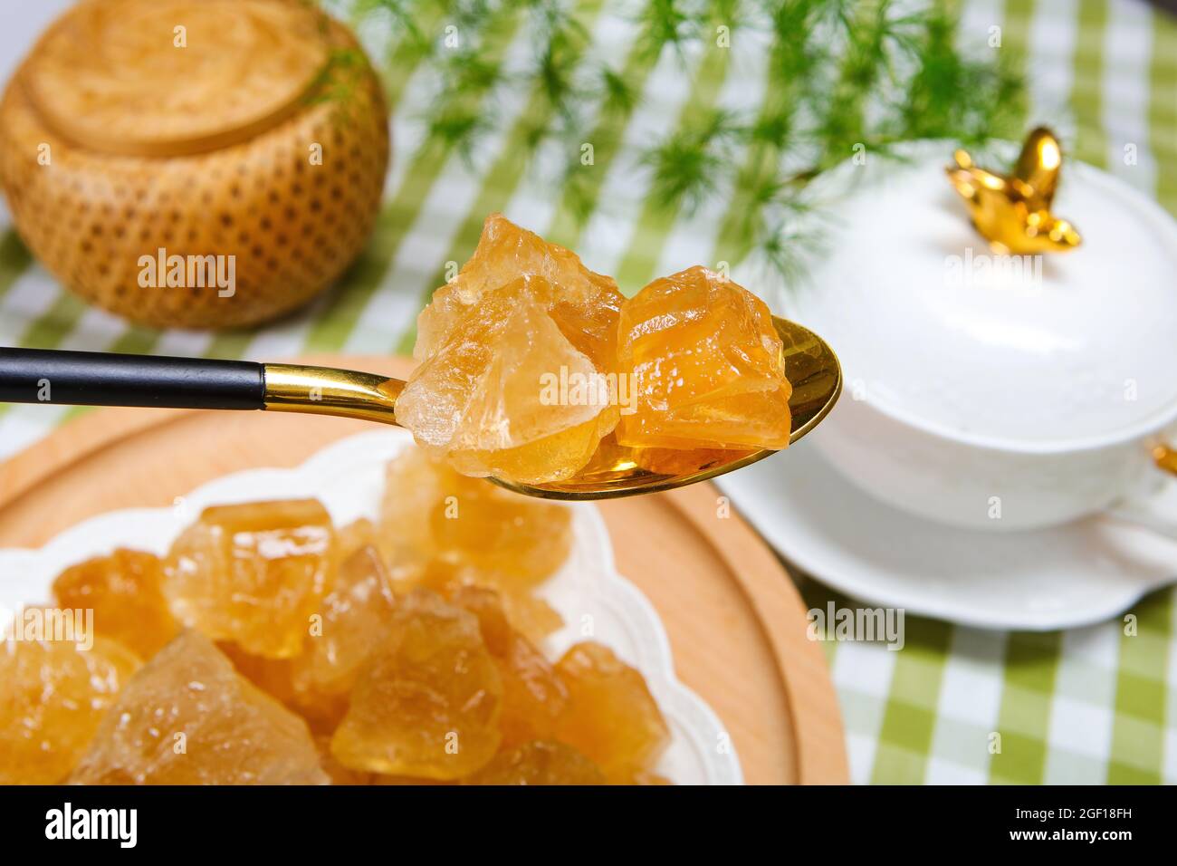 Rock sugar hi-res stock photography and images - Alamy