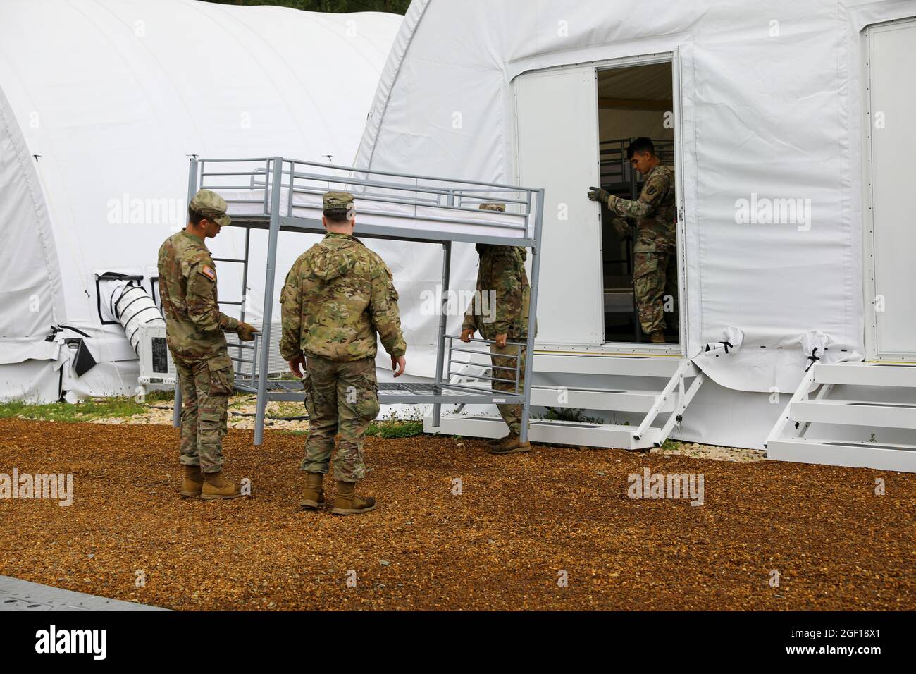 Refugee evacuation housing hi-res stock photography and images - Alamy
