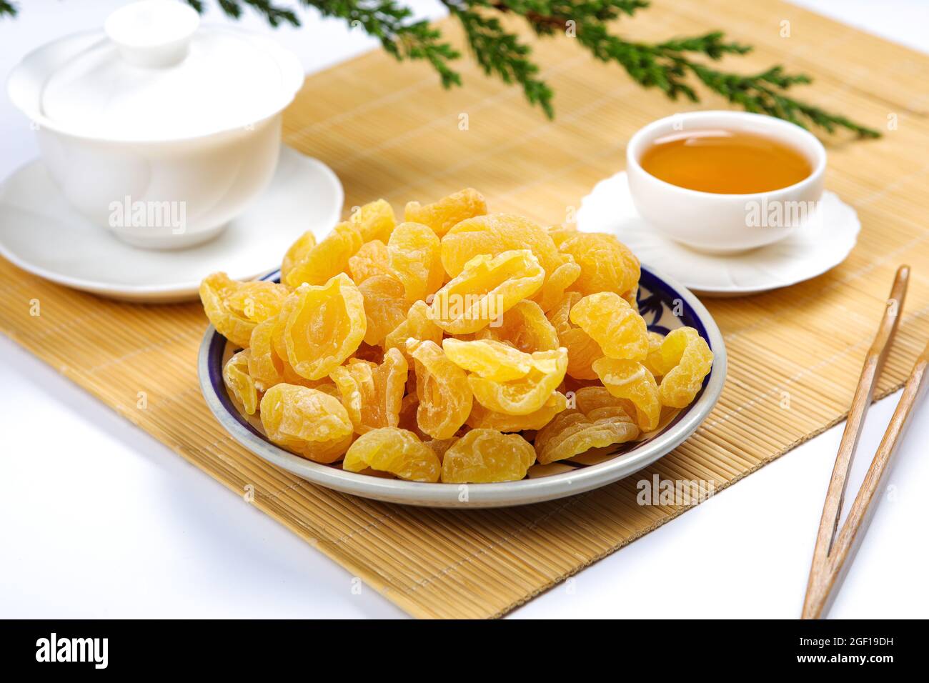 Yellow and peach hi-res stock photography and images - Alamy