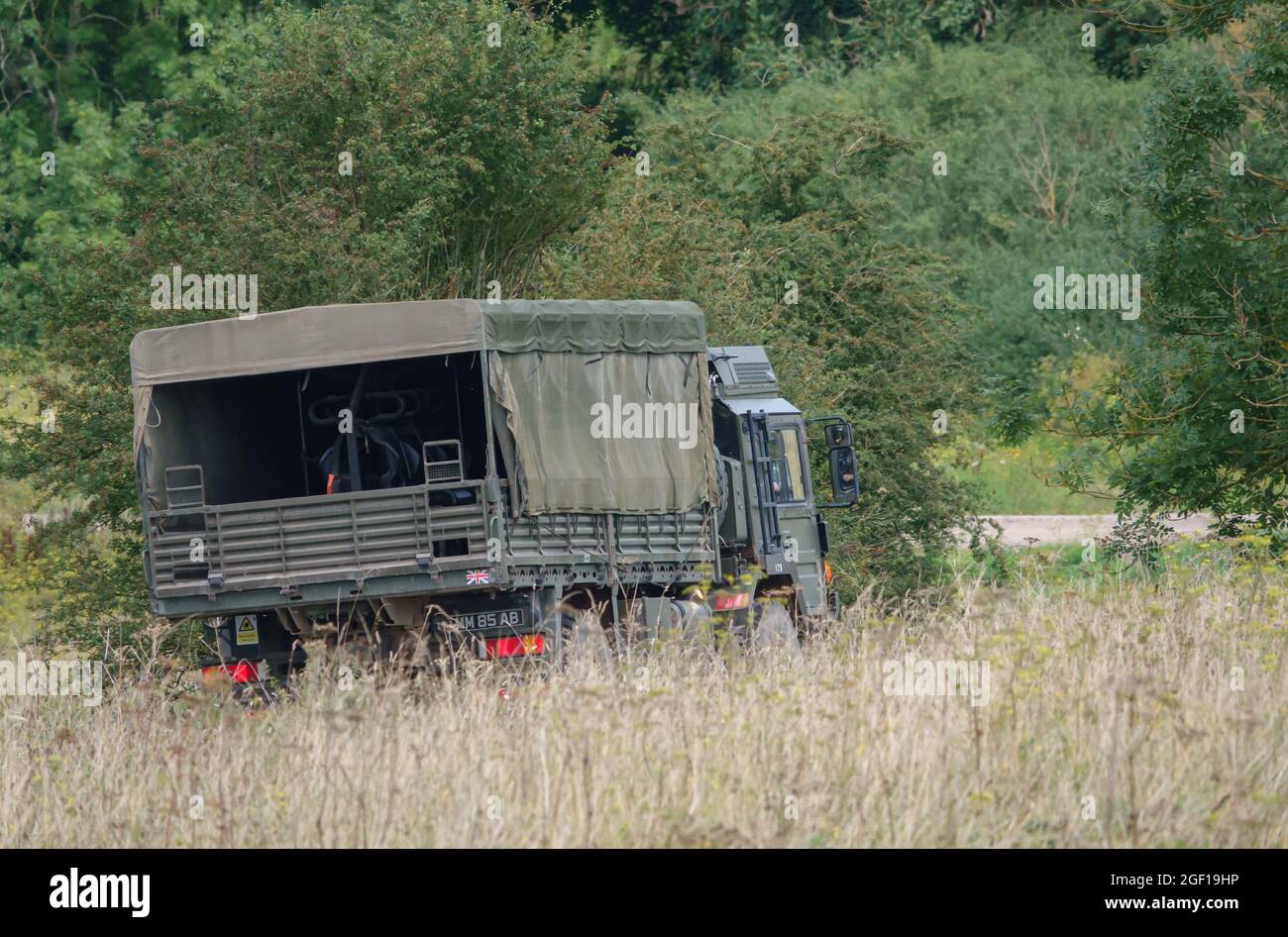 British army MAN SV 4x4 army logistics lorry vehicle truck driving ...