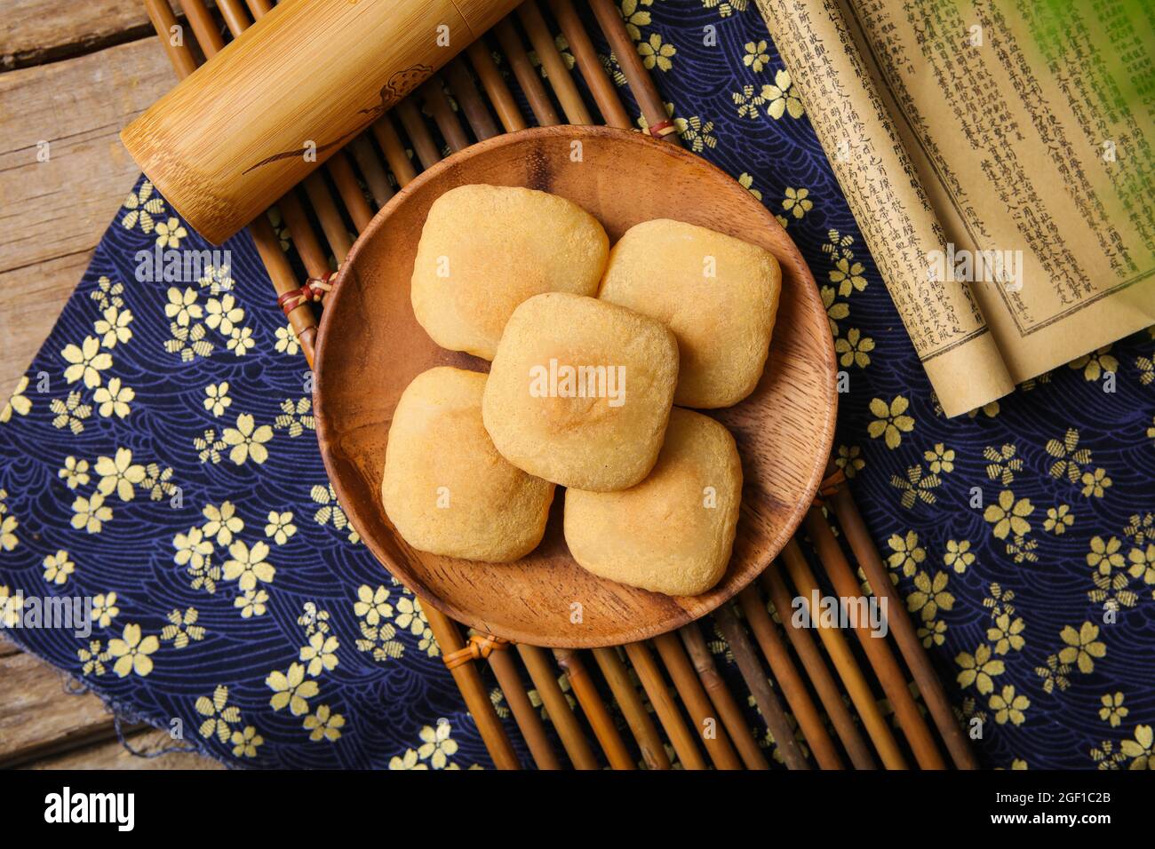 Gold group hi-res stock photography and images - Alamy