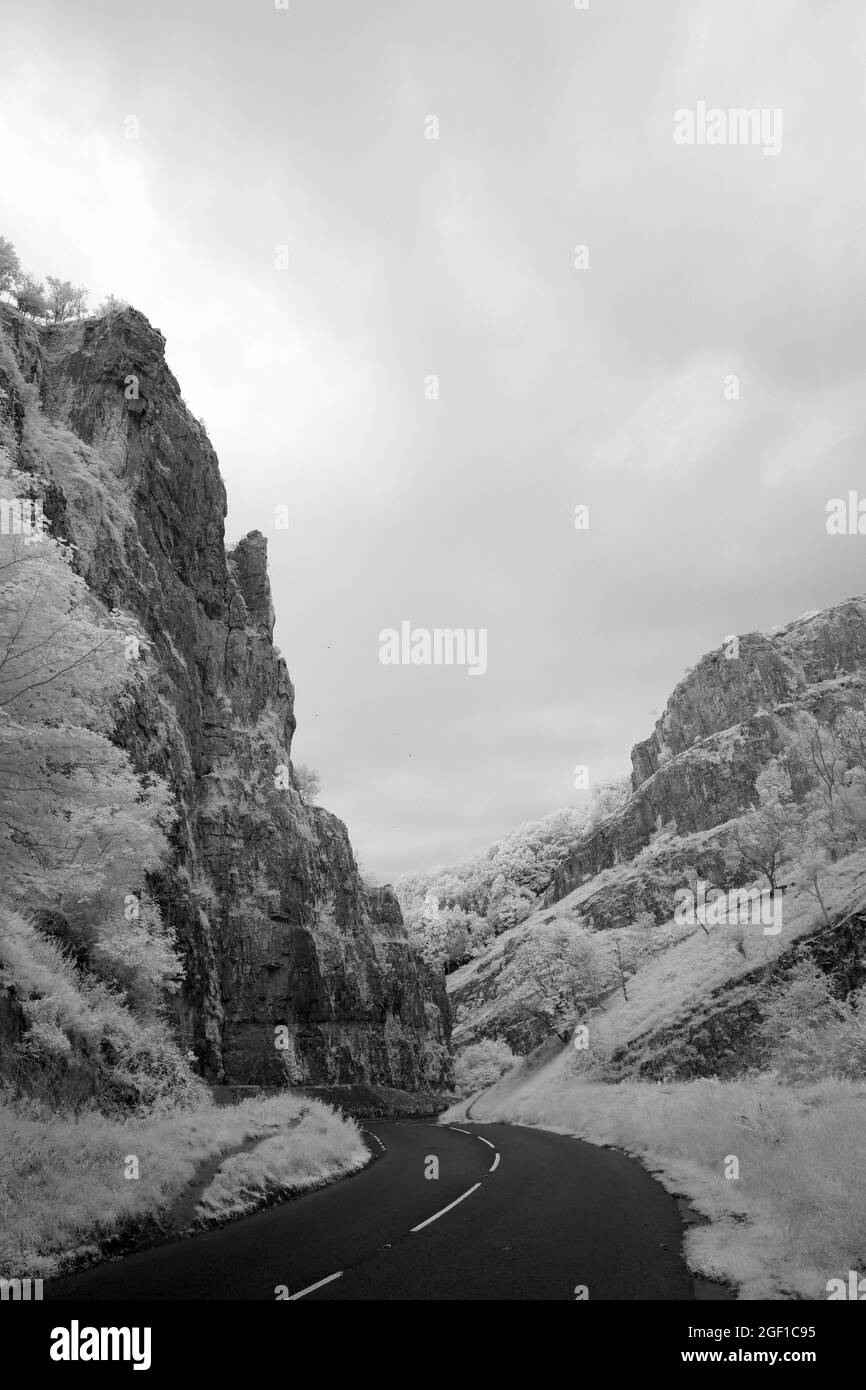 August 2021 - Cheddar Gorge and shops Stock Photo - Alamy