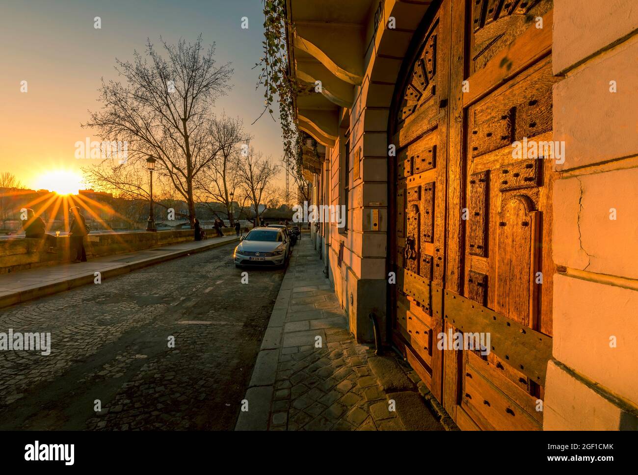 Pretty paris buildings hi-res stock photography and images - Alamy