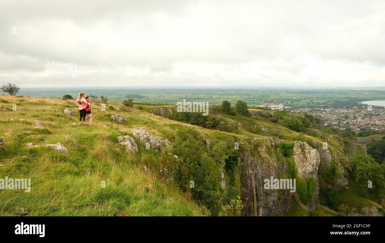 August 2021 - Cheddar Gorge and shops Stock Photo - Alamy