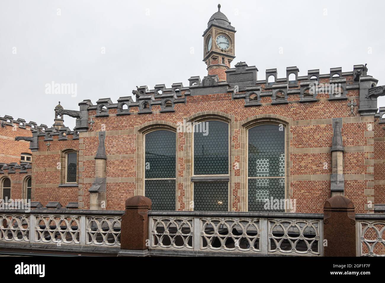 Red brick clock tower hi-res stock photography and images - Alamy