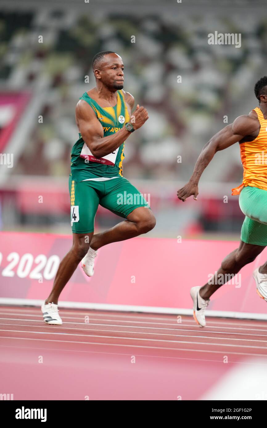 Akani Simbine running the 100 meters at the 2020 Tokyo Olympics Stock ...