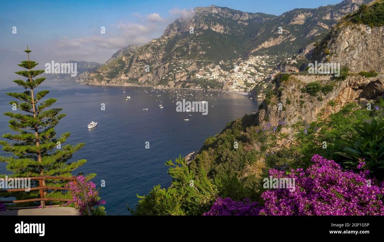 Long shot town positano hi-res stock photography and images - Alamy