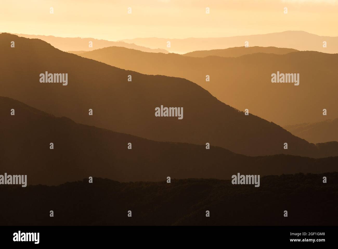 Layered mountain ridges hi-res stock photography and images - Alamy