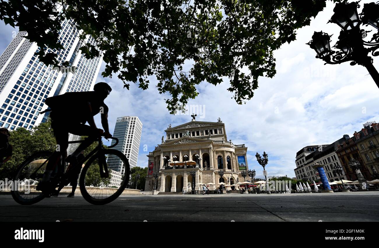 Opernplatz berlin hi-res stock photography and images - Alamy
