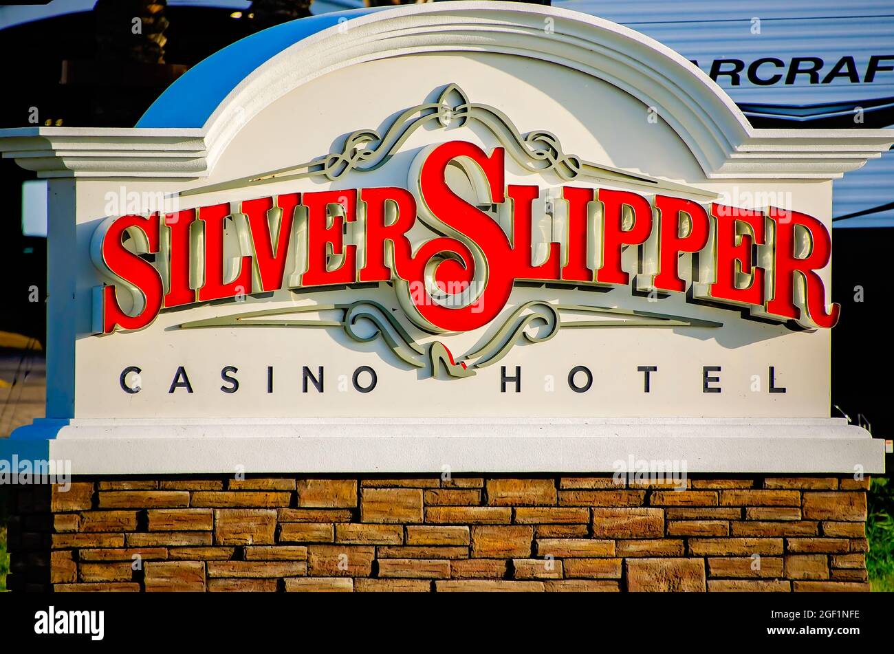 Silver slipper sign hi-res stock photography and images - Alamy