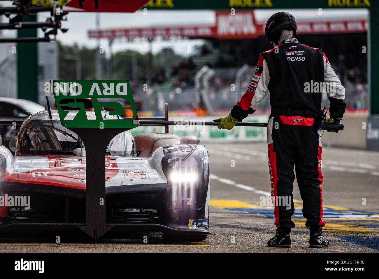 Toyota pit mans hi-res stock photography and images - Alamy