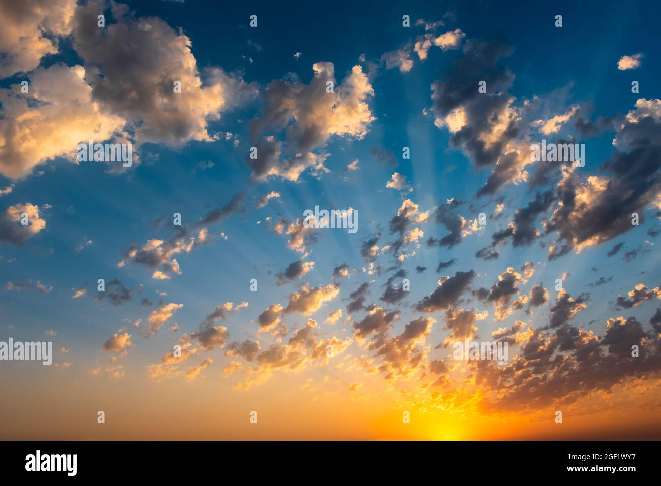Beautiful sunset sky with clouds hi-res stock photography and images ...