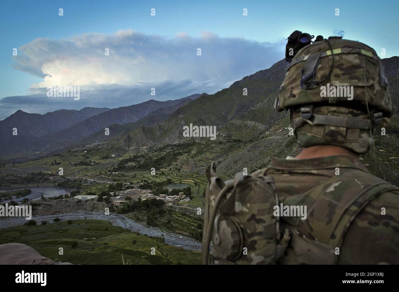 Dangerous terrain hi-res stock photography and images - Alamy