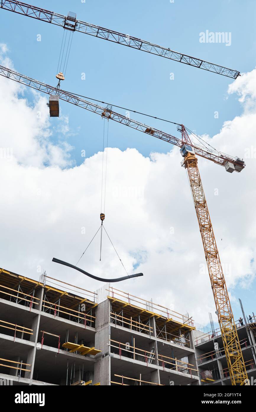 Construction site of high rise apartment house hi-res stock photography ...