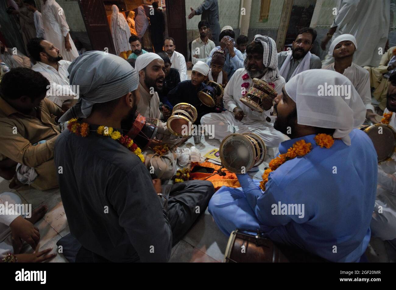 Peshawar, Pakistan. 22nd Aug, 2021. Pakistani Hindus pray in the temple ...