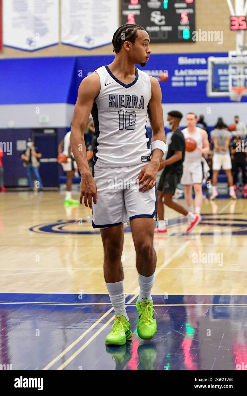 Sierra Canyon Trailblazers guard Amari Bailey (10) before the 2021 CIF ...