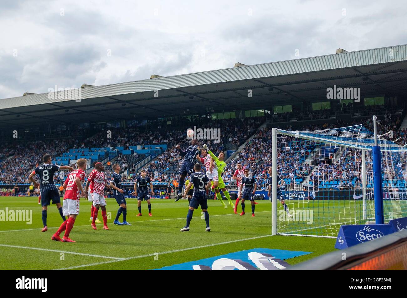 Combat sequences hi-res stock photography and images - Alamy